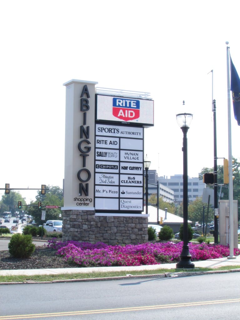 Multi-Tenant Pylon & Shopping Center Signs | Forman Signs